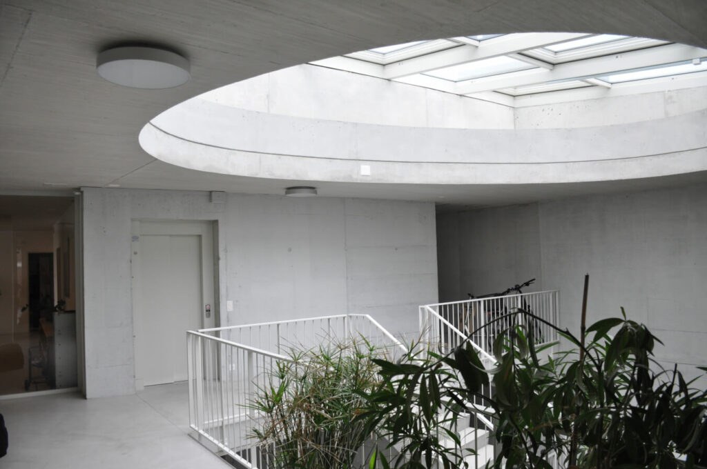 Compact volume and atriums - Building Social Ecology